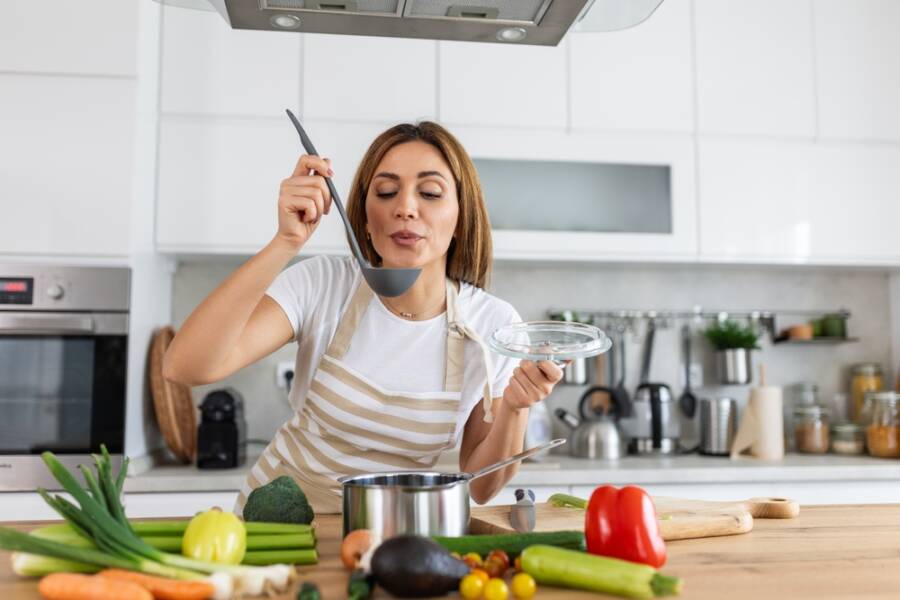 12 Everyday Cooking Mistakes That Could Make You Sick - Nutrition in USA